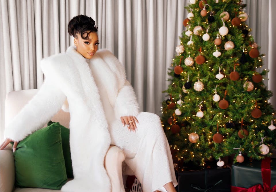 S’Auntie Claus is here: Chloe Bailey brings ‘cool aunt’ vibes to Carter ...