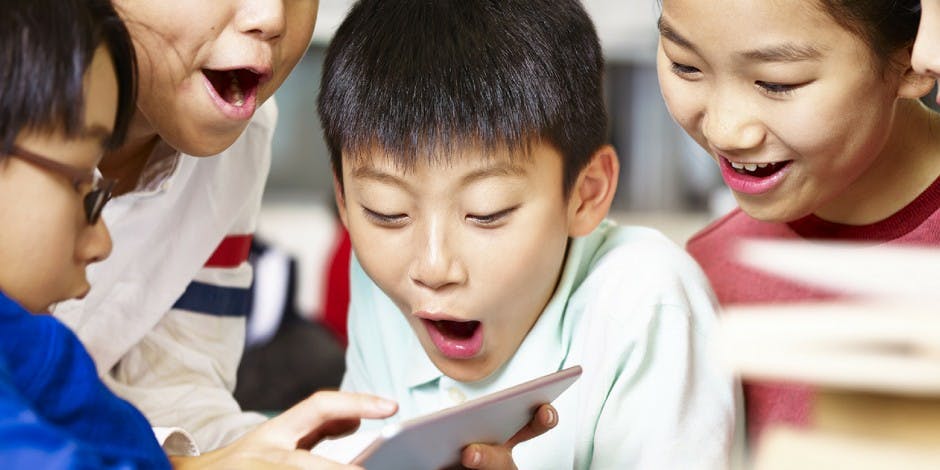 Kids as young as 4 are using YouTube, Facebook & Instagram, APAC study ...