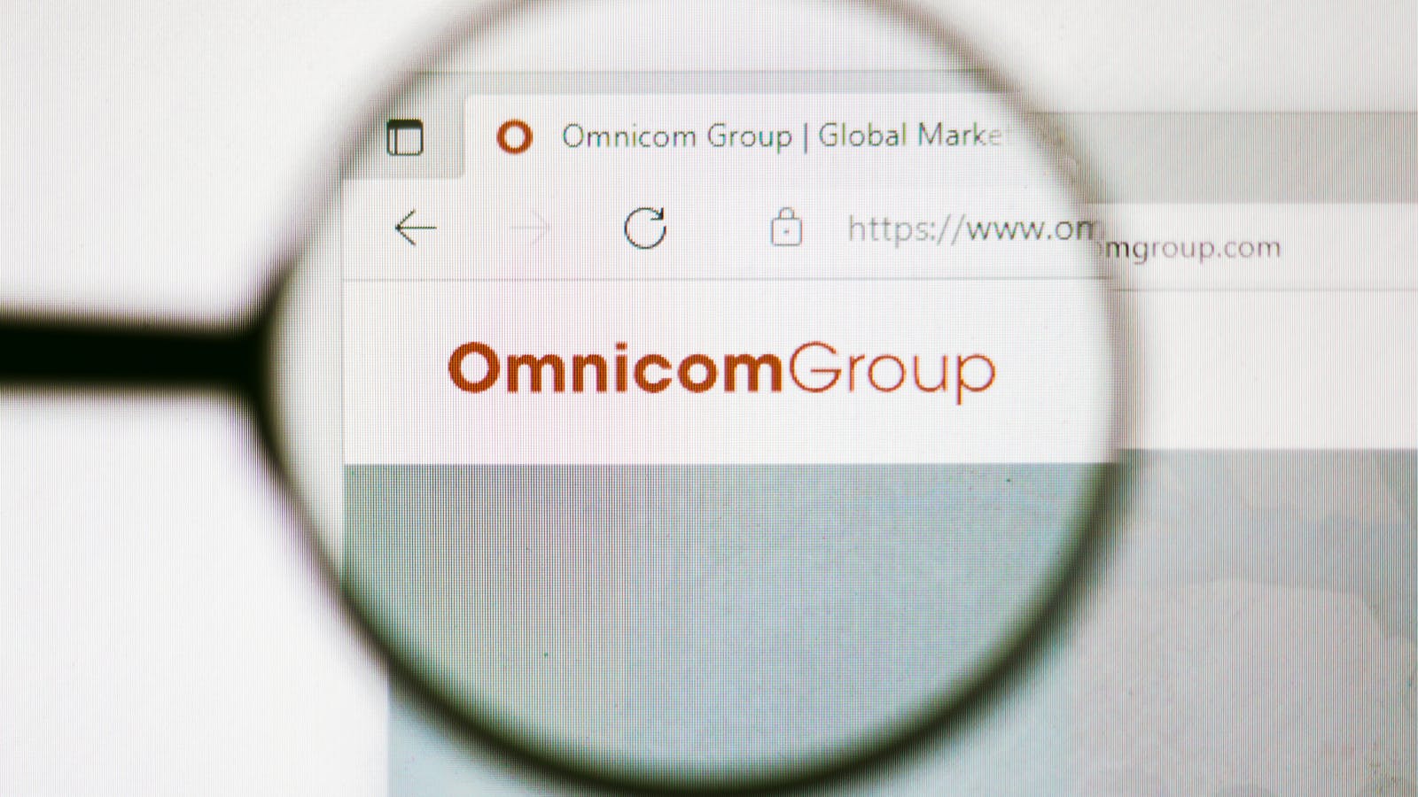 Google and Omnicom join forces on efforts to bring AI-generated ...