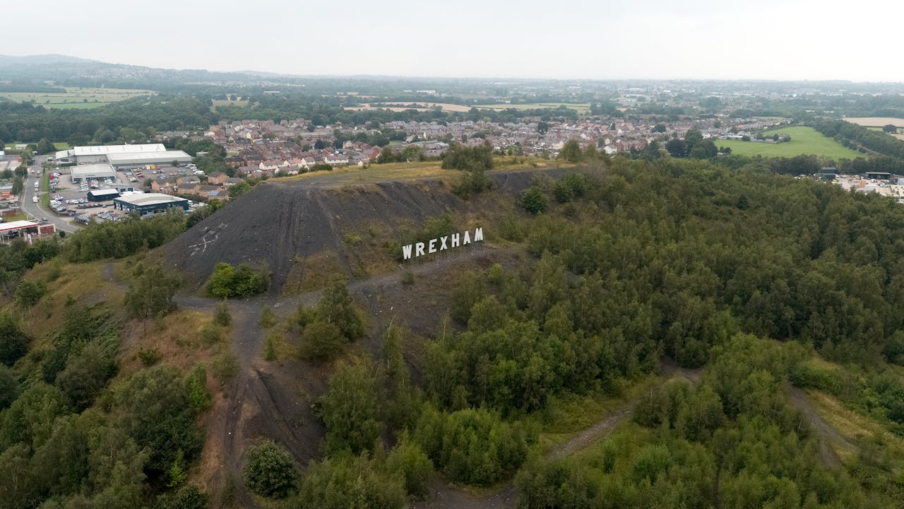 Creative Works | Vanarama National League: Hollywood-style Wrexham Sign ...