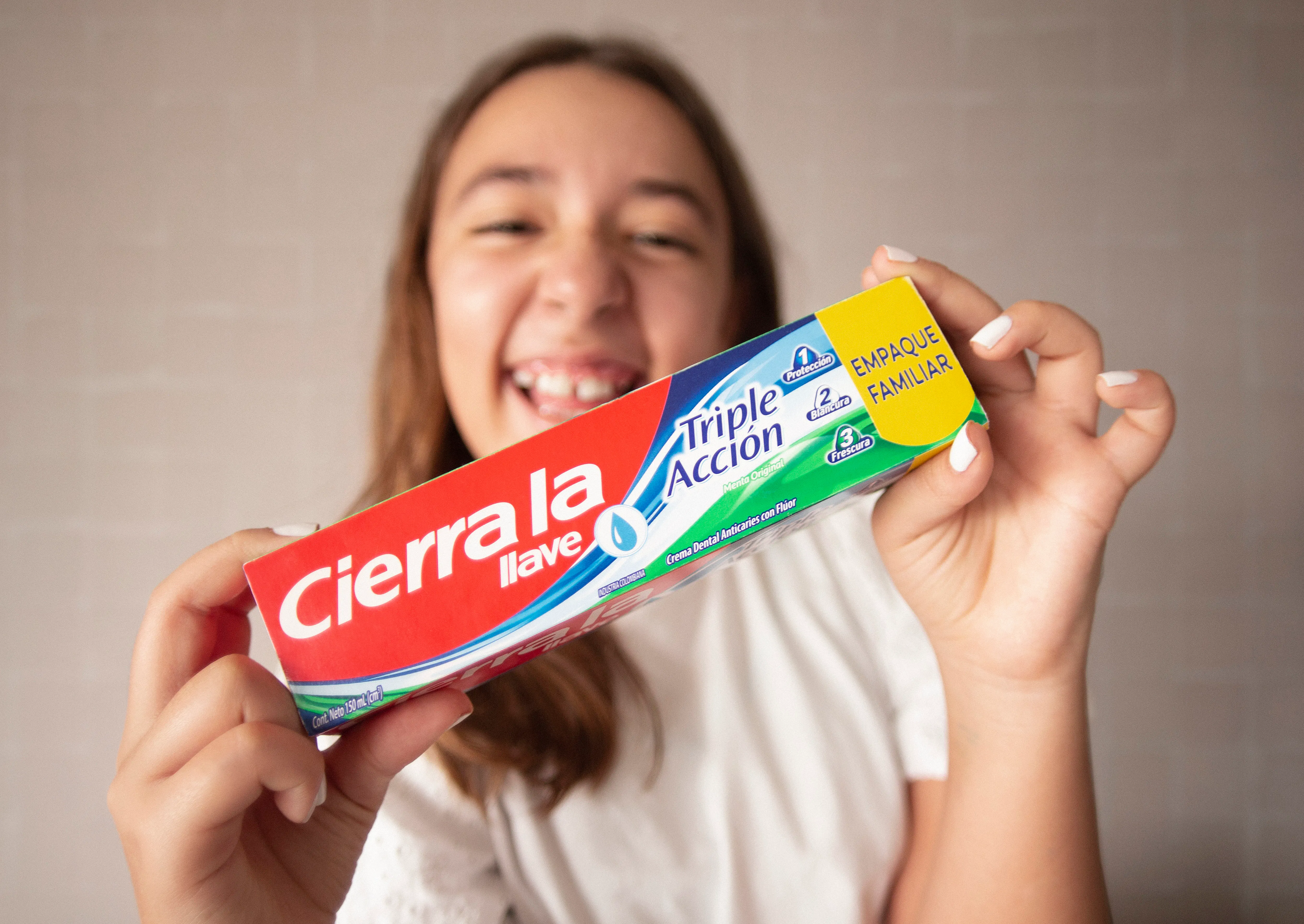Colgate Close the Cap by Geometry Colombia | The Drum
