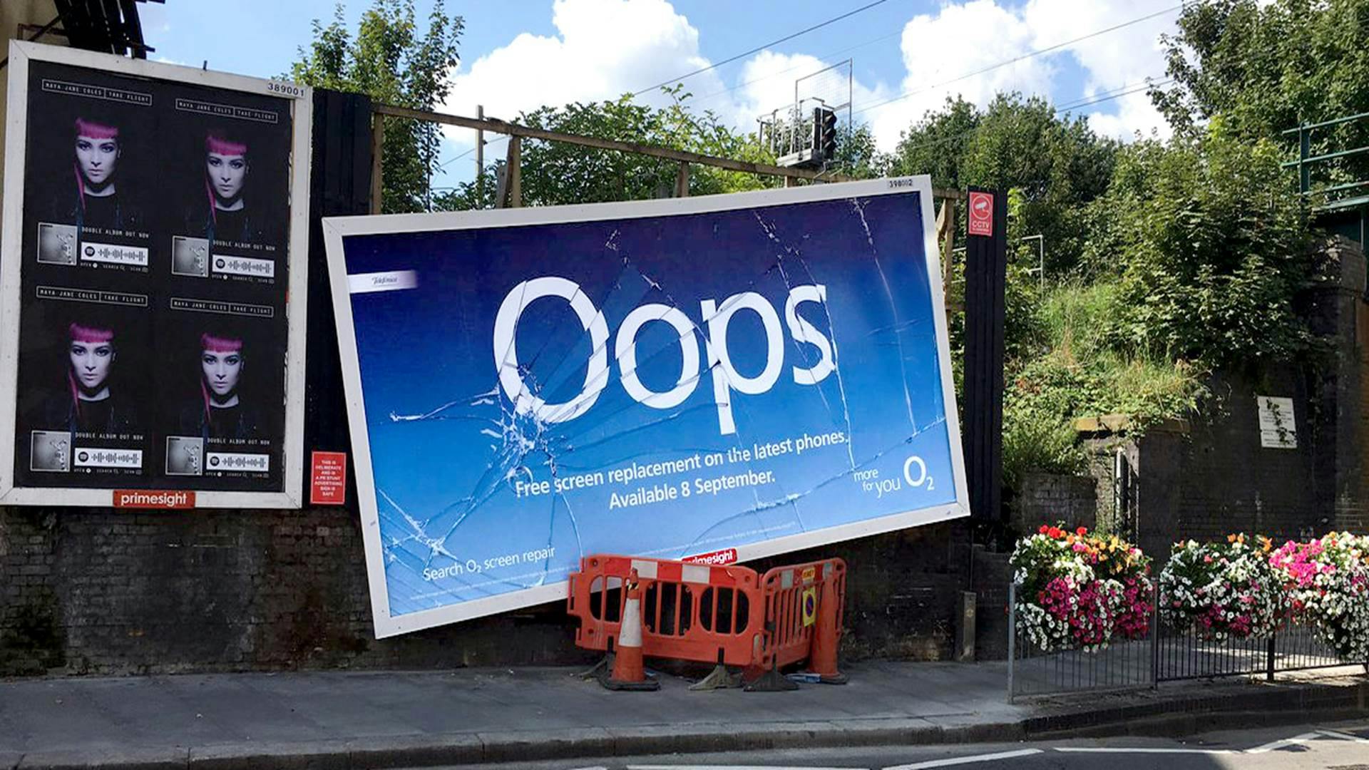 World’s Best OOH Ads Ever #8: O2 portrays real mobile product pain ...