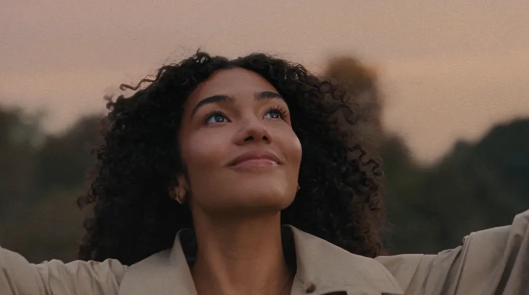 Ad of the Day: Olivia Dean’s Burberry spot sees starlings sweep over London skyline | The Drum